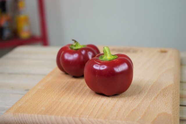 Pimiento Peppers - Sweet, Red Pimentos - Pepper Geek