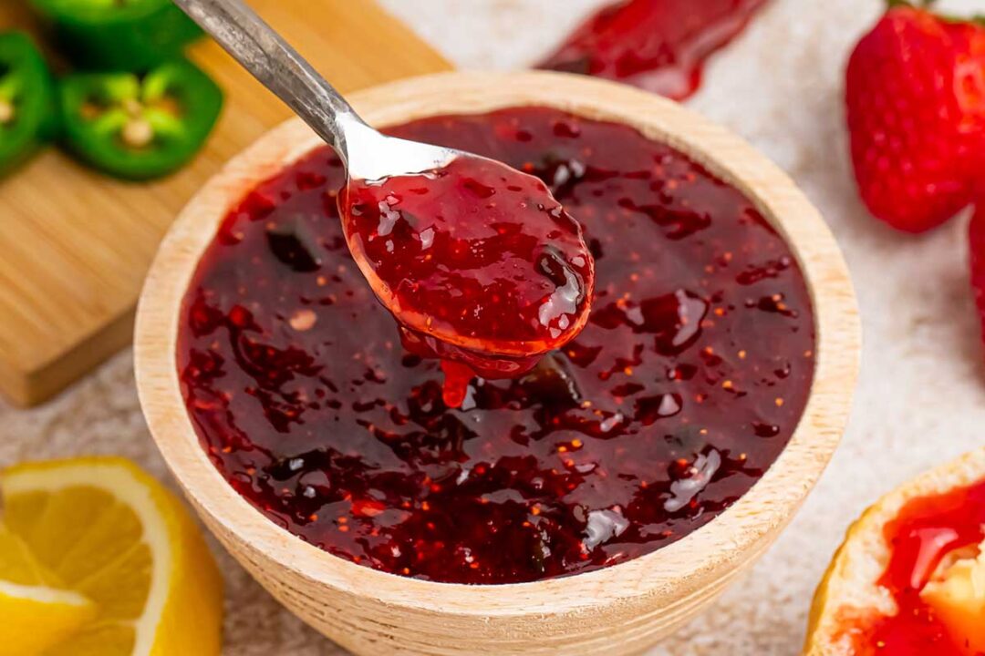 Strawberry Jalapeño Jam (Easy No Pectin Recipe) - Pepper Geek